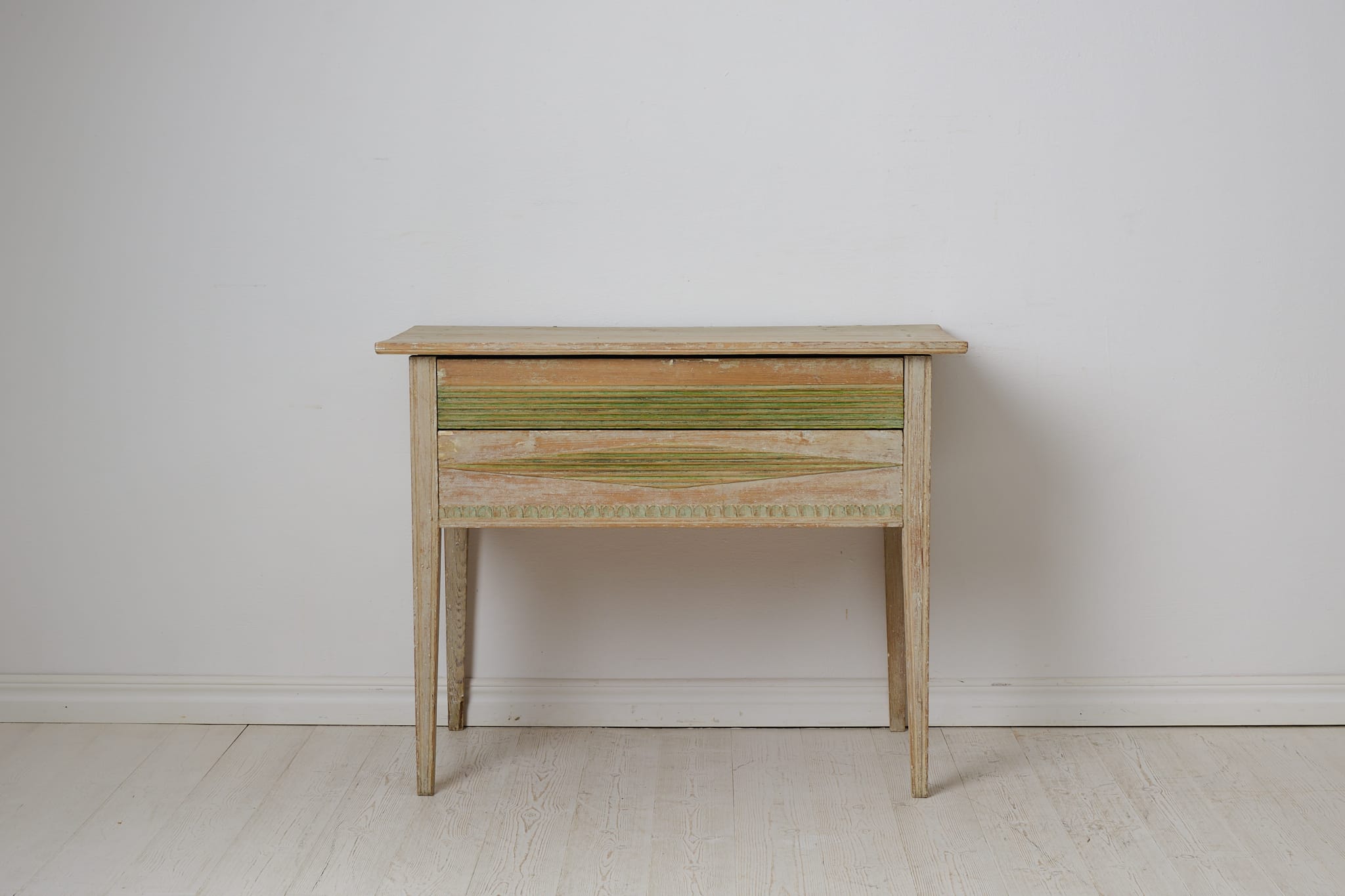 Genuine Swedish Country Table from the Gustavian Period - Frånö Antik