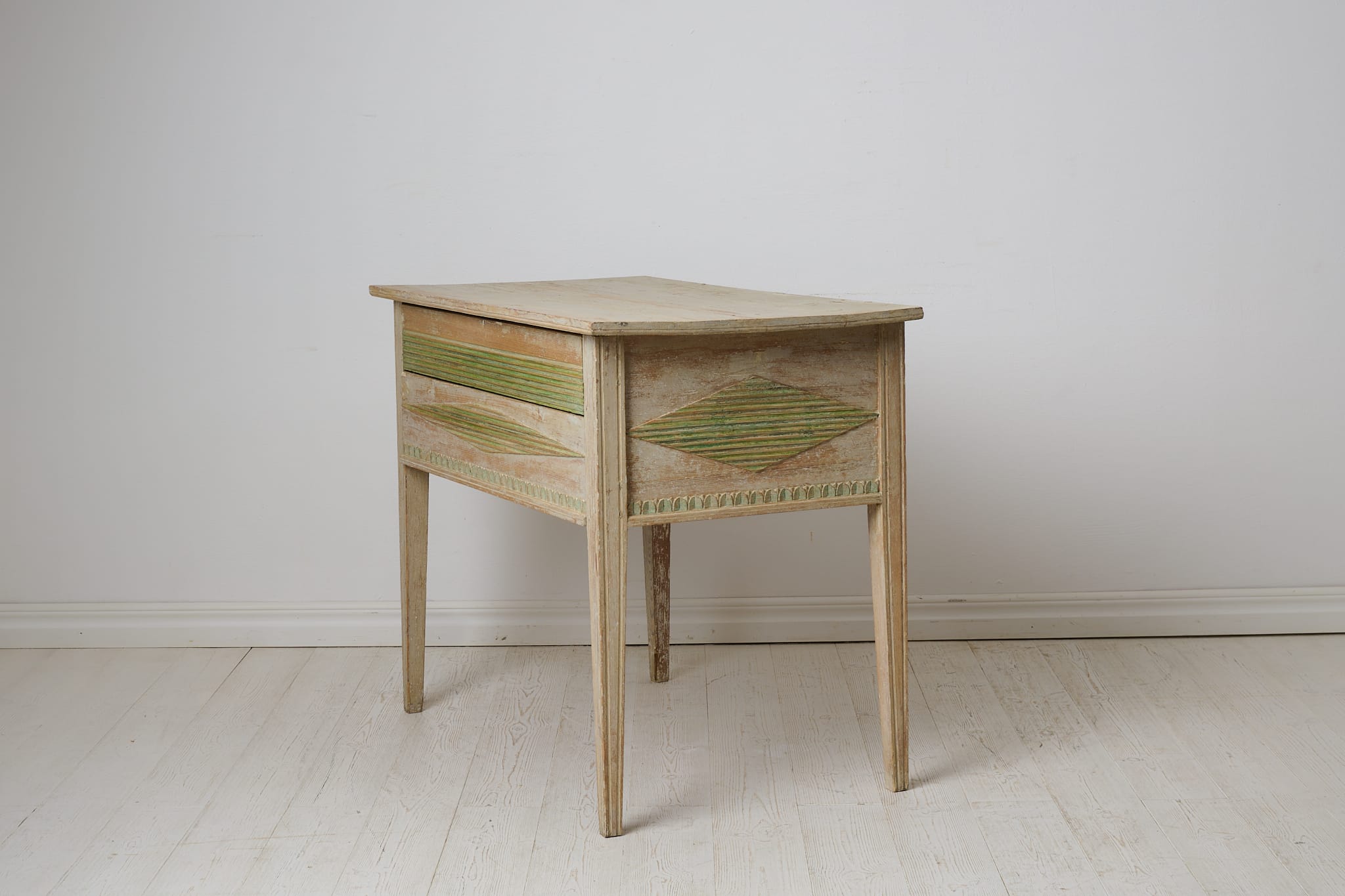 Genuine Swedish Country Table from the Gustavian Period - Frånö Antik