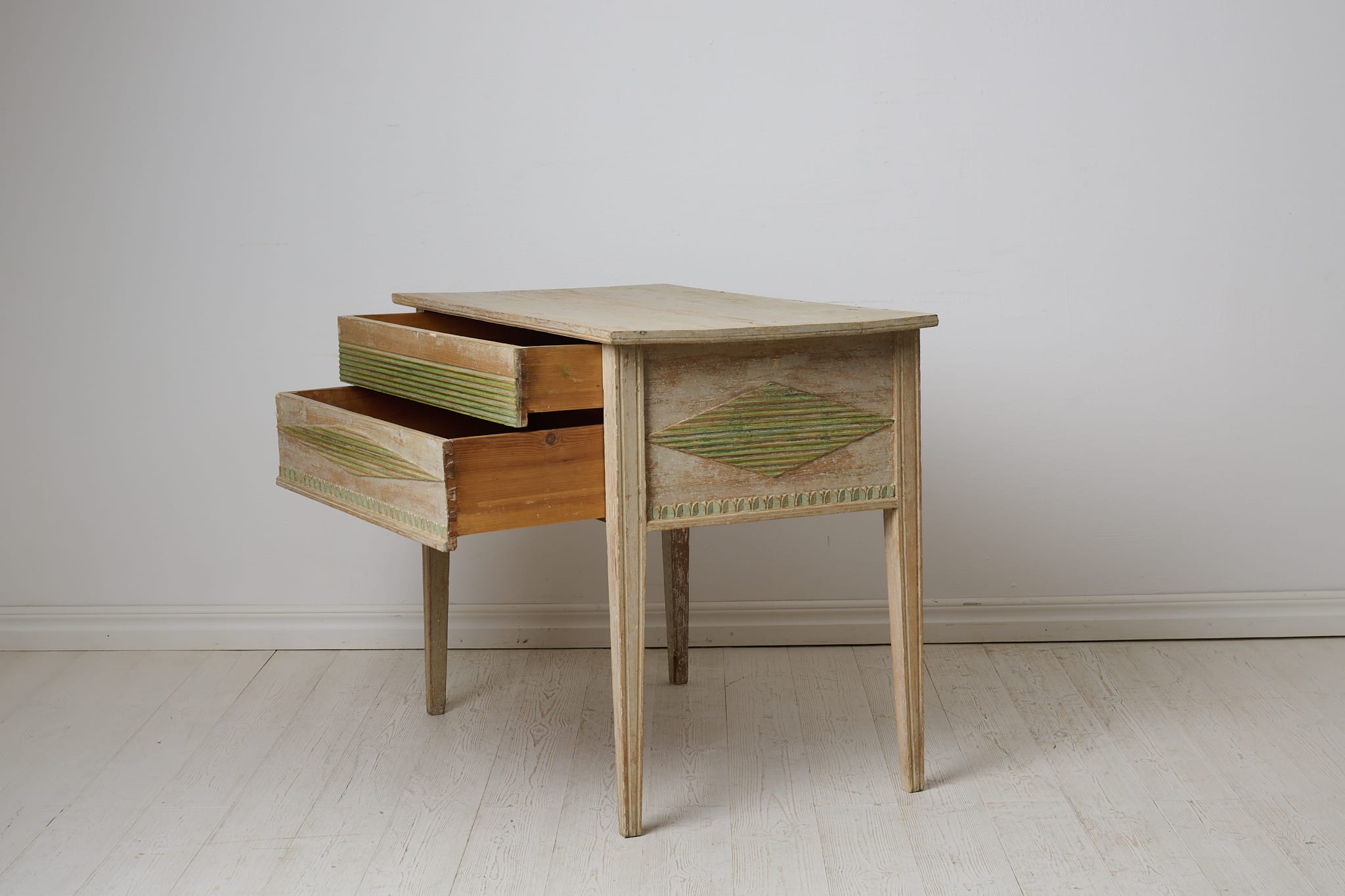 Genuine Swedish Country Table from the Gustavian Period - Frånö Antik